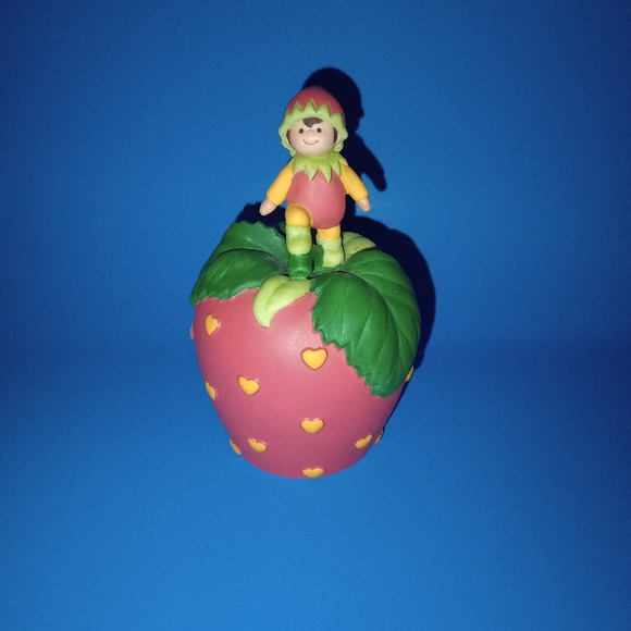 Avon | Accents | Avon Porcelain Bell Hearts Delight Strawberry Elf ...